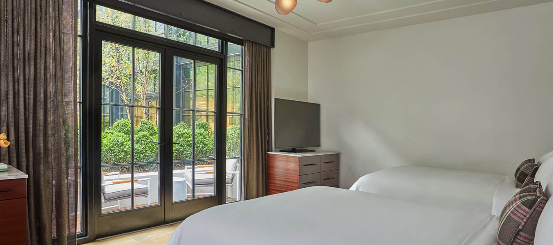 Luxury Boutique Hotel Room Image Gallery | Sagamore Pendry Baltimore